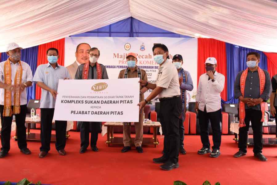 Penyerahan 206 geran tanah di Pitas, bukti kerajaan komited bantu rakyat