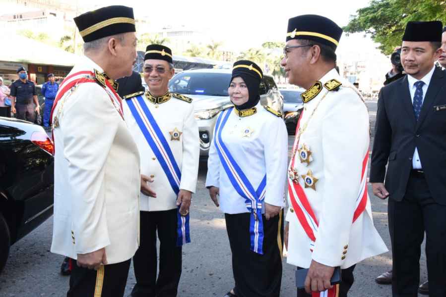 Istiadat perbarisan Hari Jadi Rasmi TYT Sabah meriah