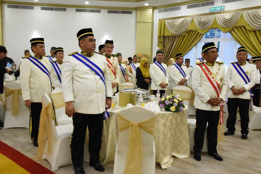 1,407 terima darjah kebesaran, bintang dan pingat negeri Sabah sempena ...