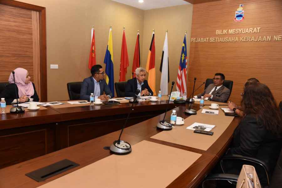 Kunjungan Hormat daripada Tuan Victor Ationg, Pemangku Pengarah Urusan ...